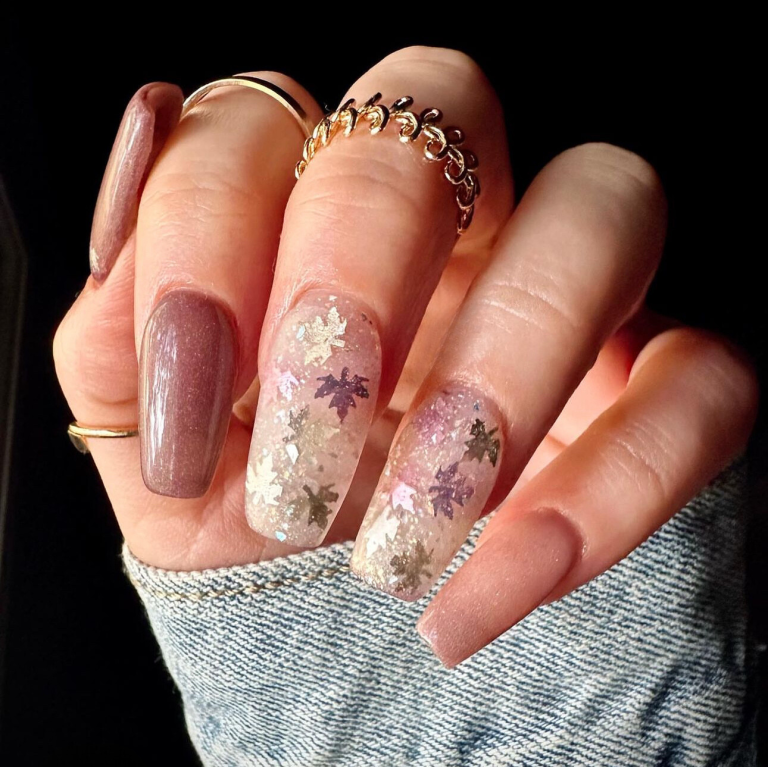 23 Nail Designs with a Fall Leaf Theme That Will Elevate Your Autumn ...