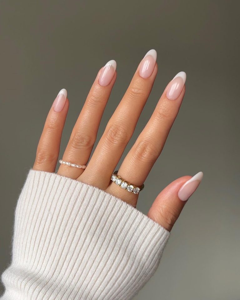 30 Neutral Winter Nails: Elegant and Trendy Ideas for a Chic Winter ...