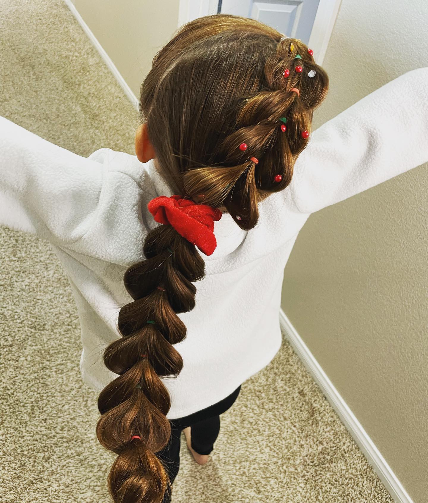 32 Cute Christmas Hairstyles for Kids: Easy Braids, Festive Buns, and ...