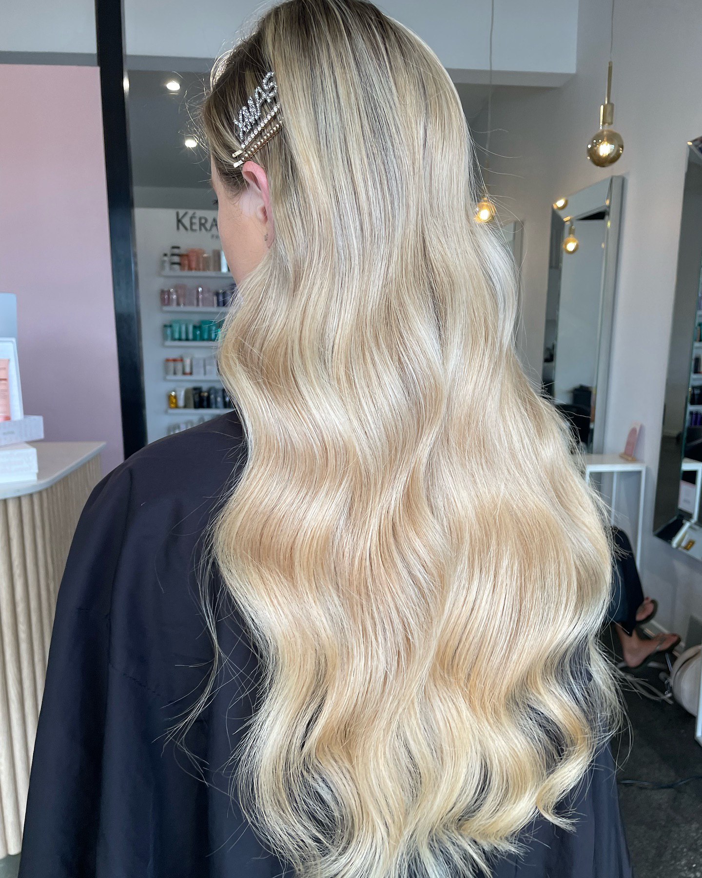 21 Christmas Party Hairstyles That Will Make You Shine at Every Holiday ...