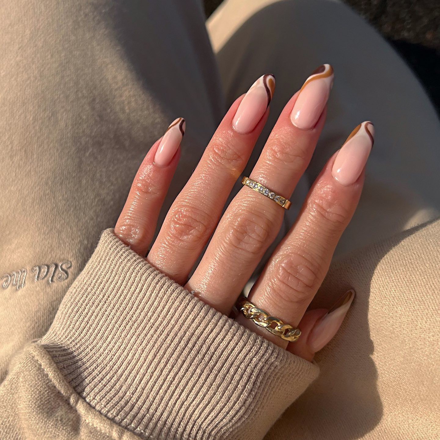 30 Neutral Winter Nails: Elegant and Trendy Ideas for a Chic Winter ...