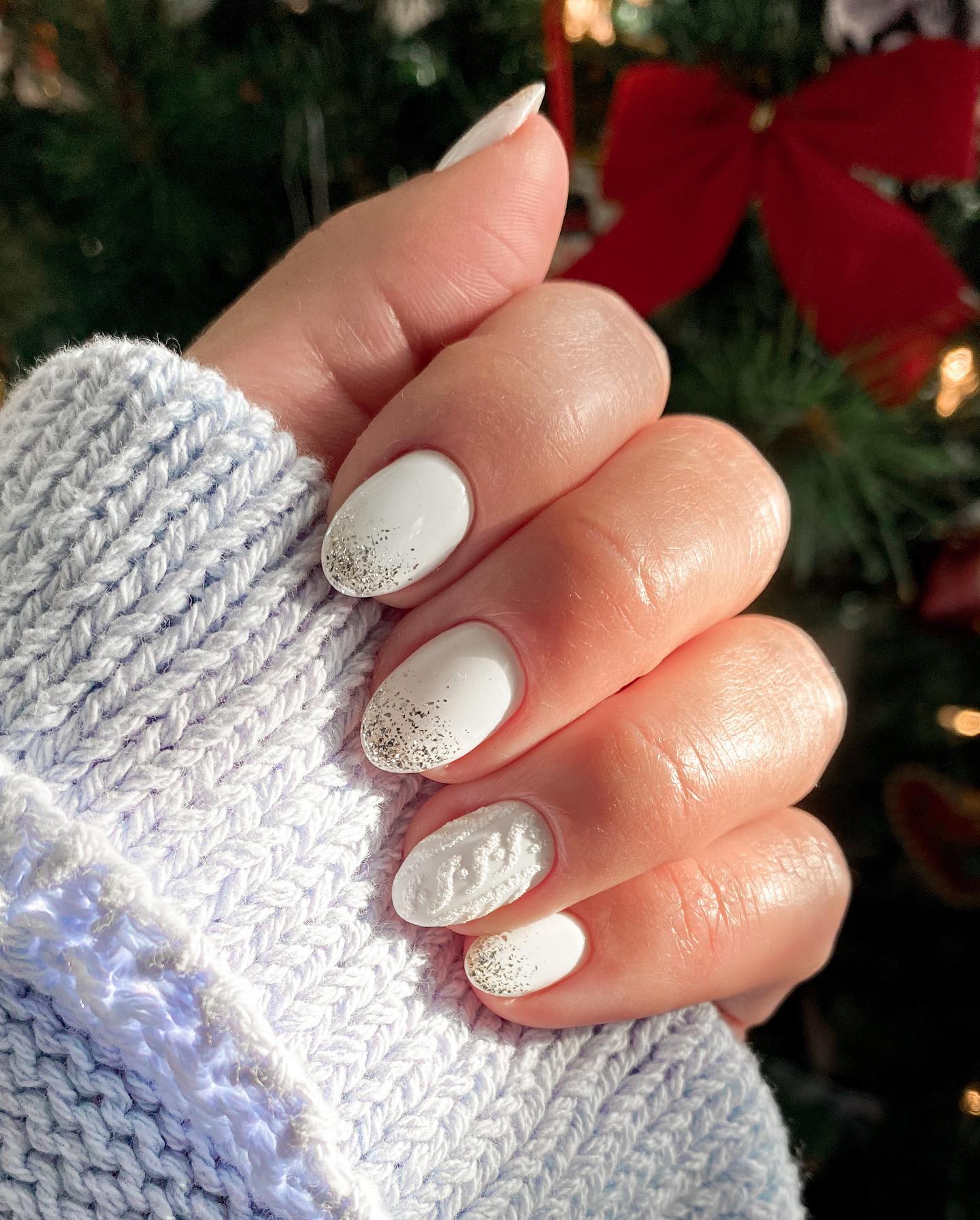 30 White Winter Nails to Elevate Your Seasonal Style with Snowflakes ...