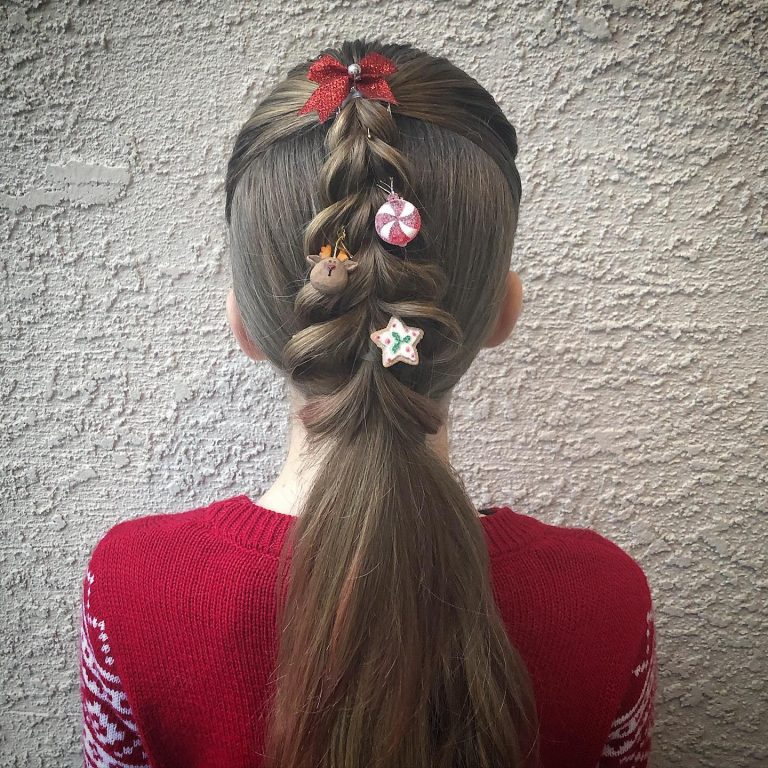 32 Cute Christmas Hairstyles for Kids: Easy Braids, Festive Buns, and ...