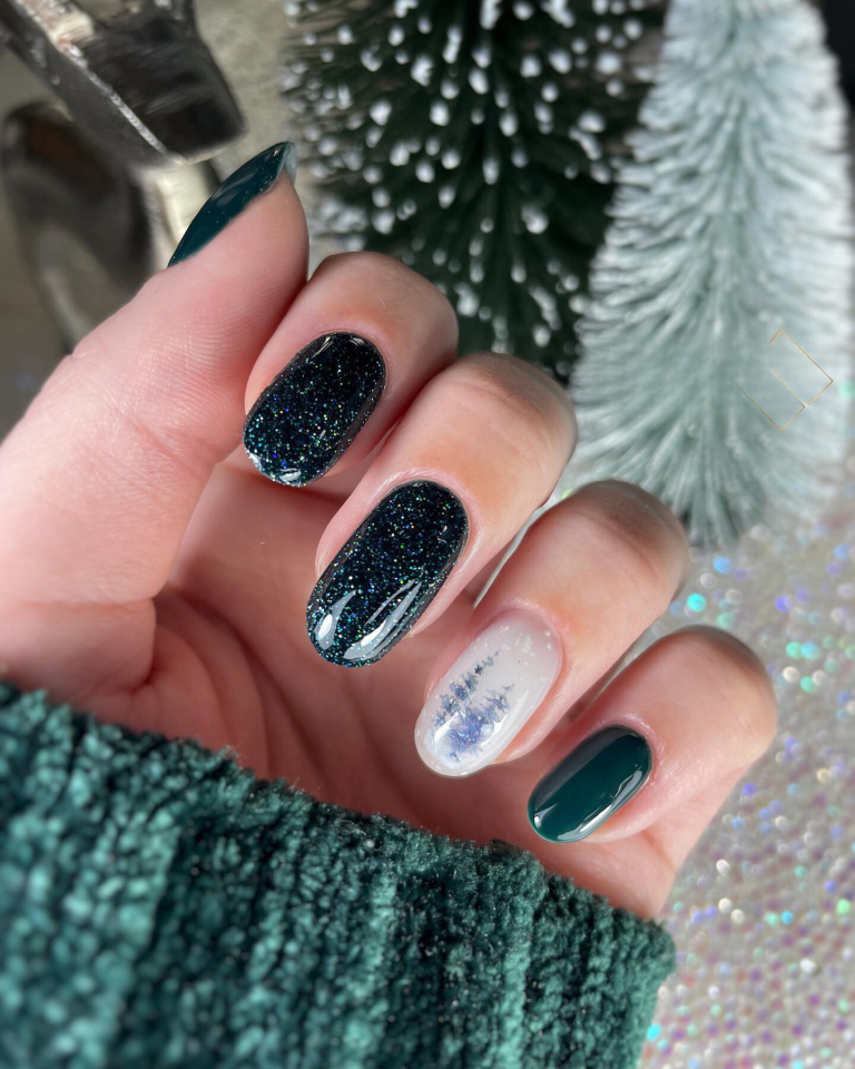 25 Green Winter Nails Ideas for 2025: Glamorous Designs to Embrace the ...