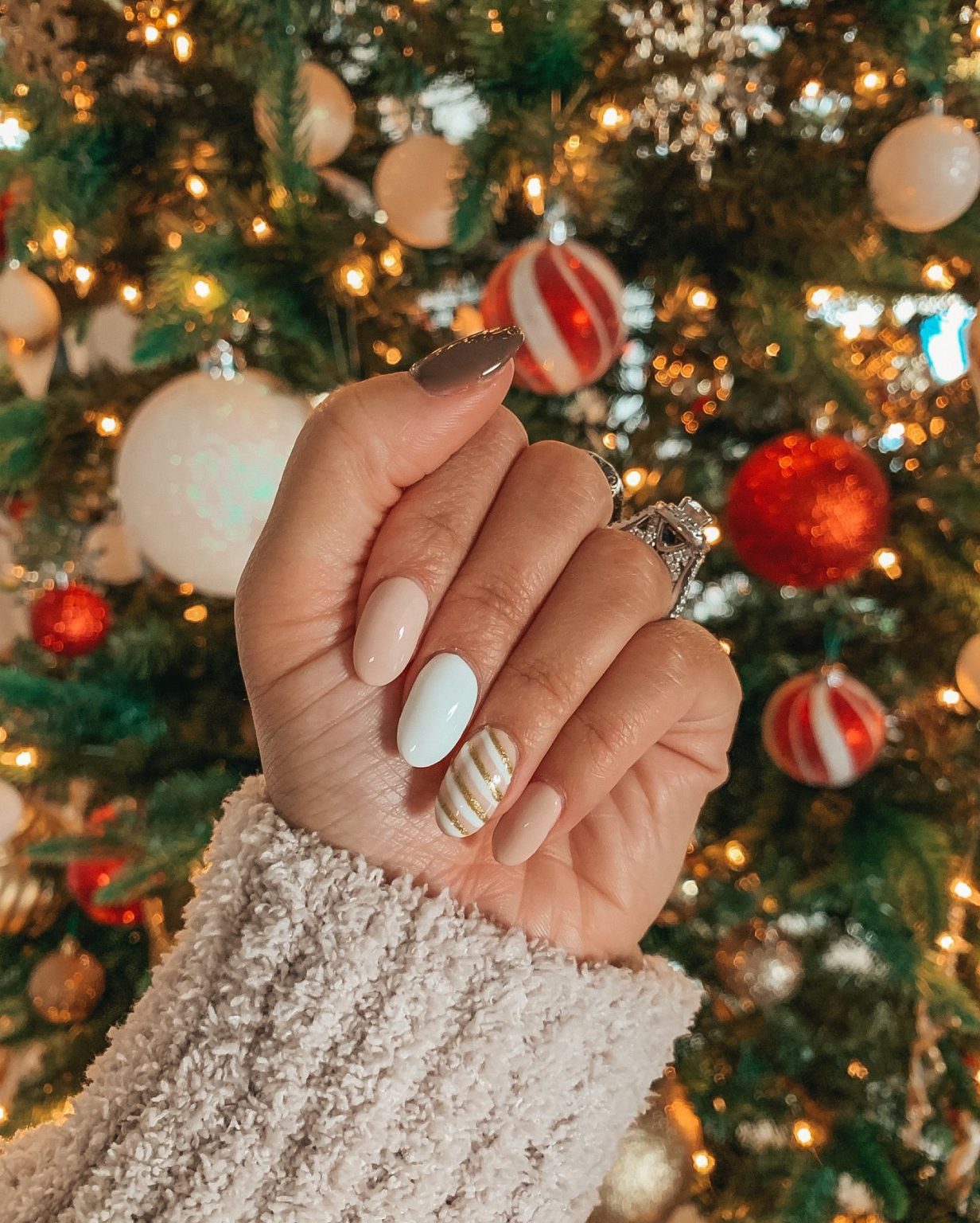 30 Neutral Winter Nails: Elegant and Trendy Ideas for a Chic Winter ...