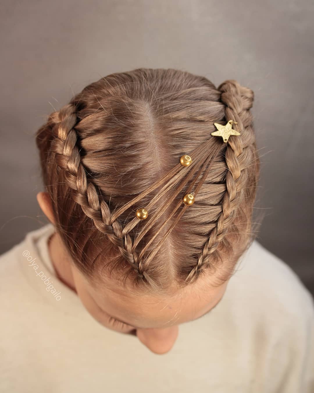 32 Cute Christmas Hairstyles for Kids: Easy Braids, Festive Buns, and ...