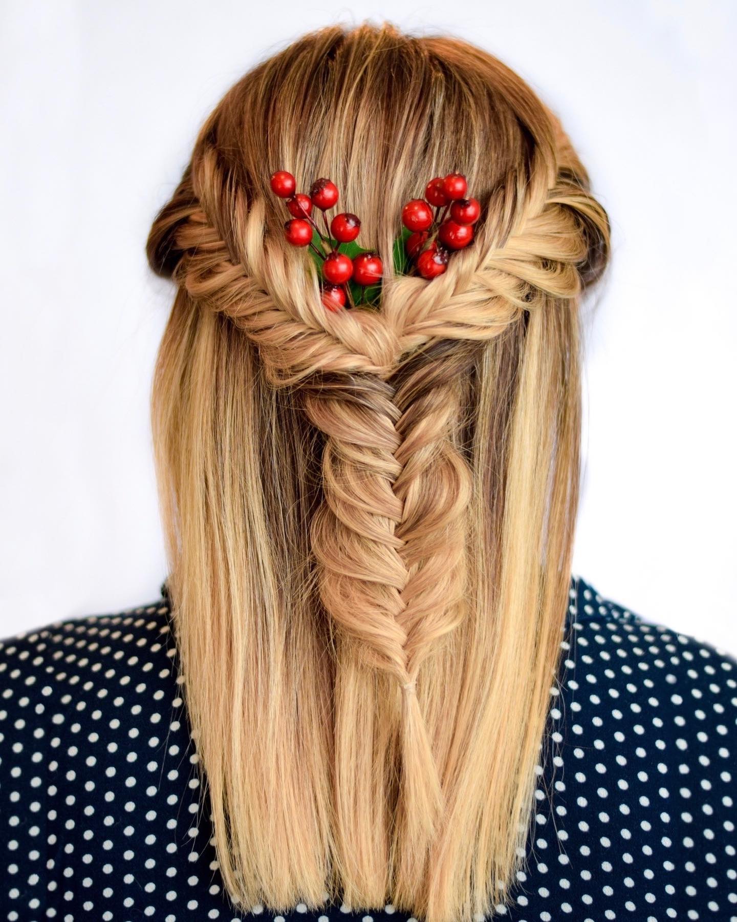 23 Christmas Hairstyles to Try This Year – Festive Looks for Every Hair ...