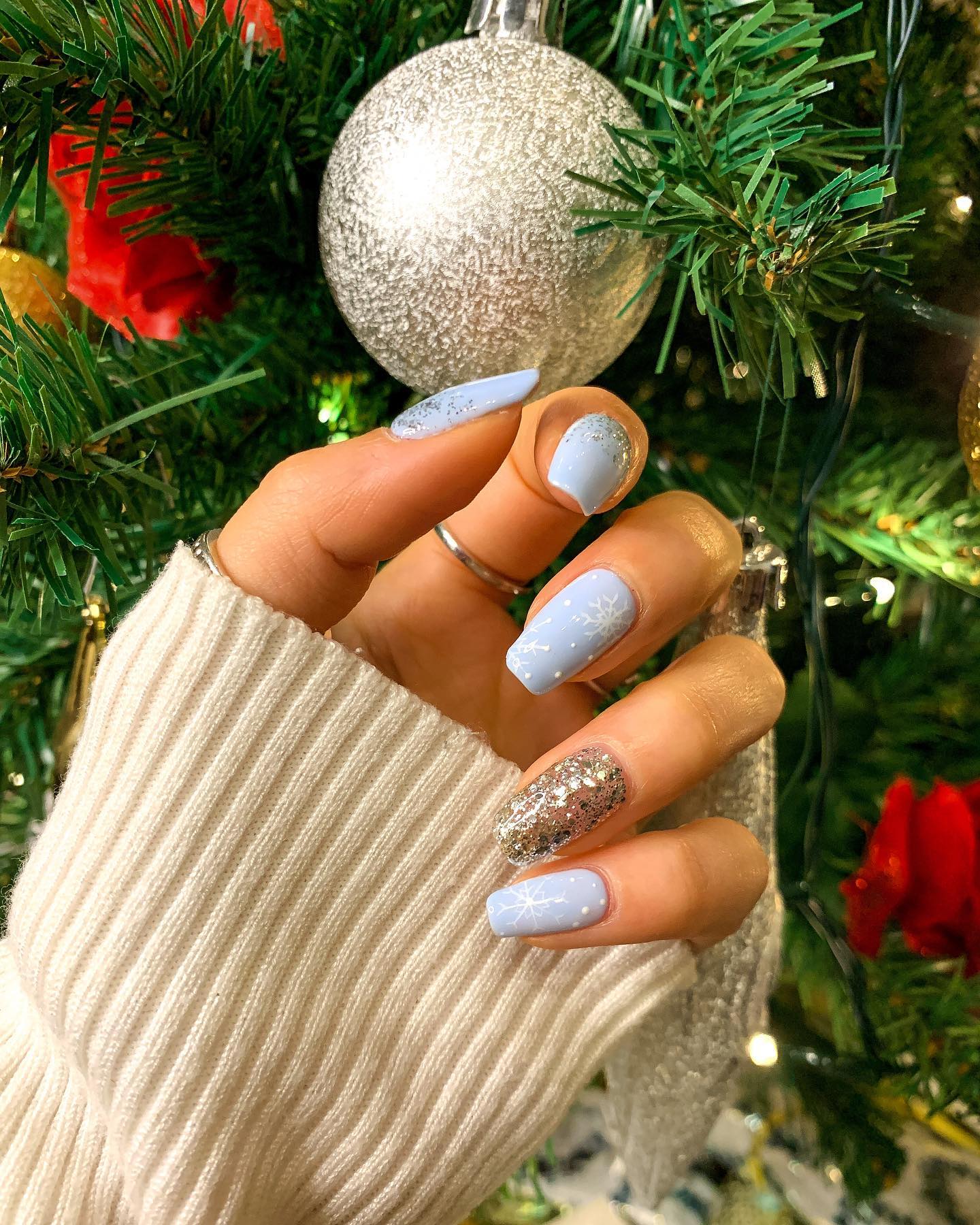 35 Cute Winter Nails Ideas to Keep Your Style Festive and Chic All ...