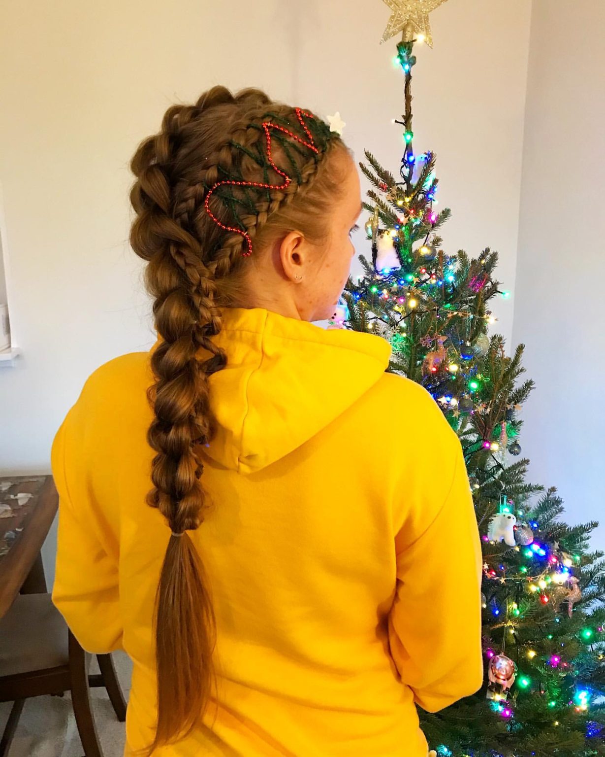 32 Cute Christmas Hairstyles for Kids: Easy Braids, Festive Buns, and ...