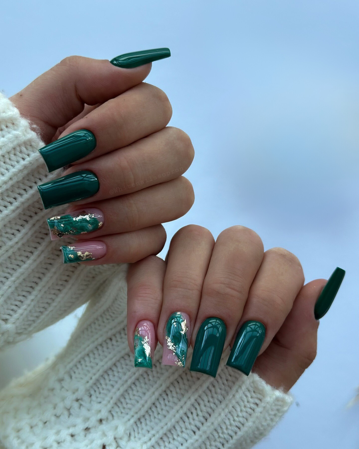 25 Green Winter Nails Ideas for 2025: Glamorous Designs to Embrace the ...