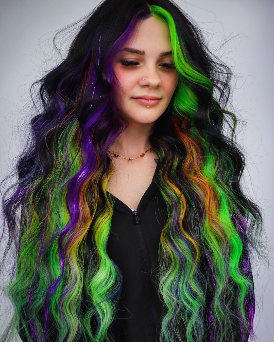 27 Christmas Hair Color Ideas: Festive Styles from Bold Highlights to ...