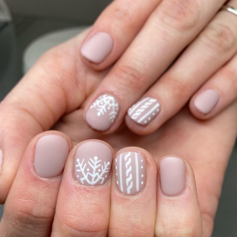30 Neutral Winter Nails: Elegant and Trendy Ideas for a Chic Winter ...
