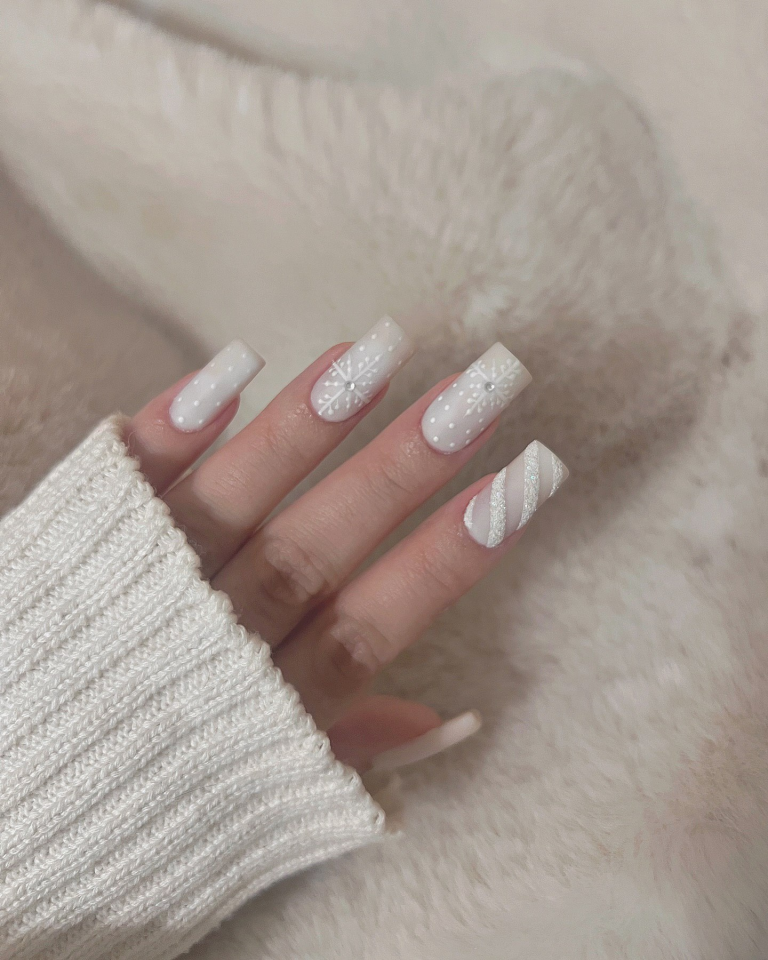 28 Winter Nails 2025 Trends: Must-Try Festive Designs to Make Your ...