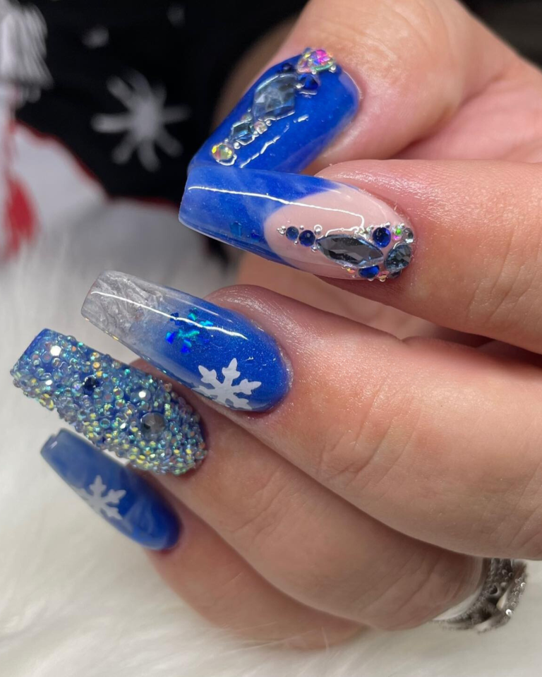 24 Winter Acrylic Nails Ideas for a Fun, Elegant, and Festive Look This ...