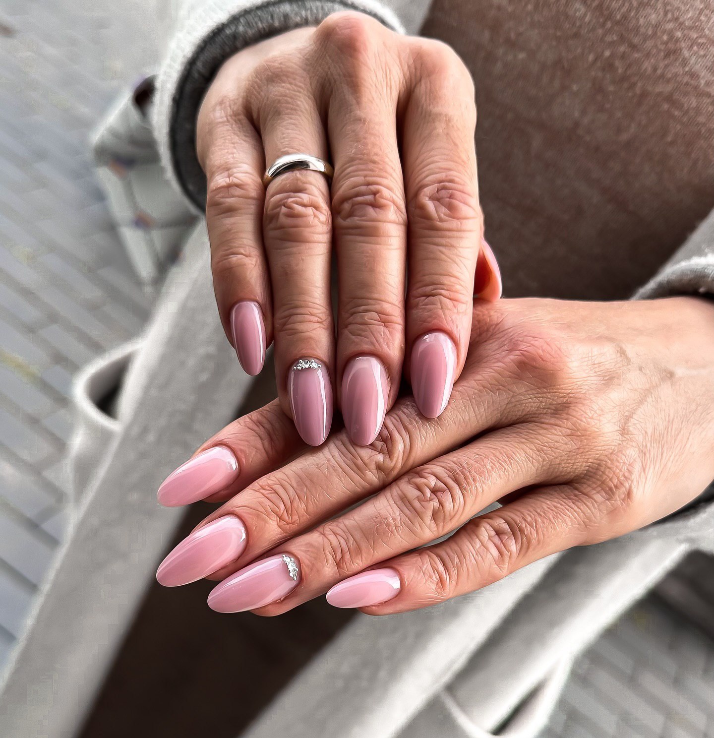 30 Neutral Winter Nails: Elegant and Trendy Ideas for a Chic Winter ...