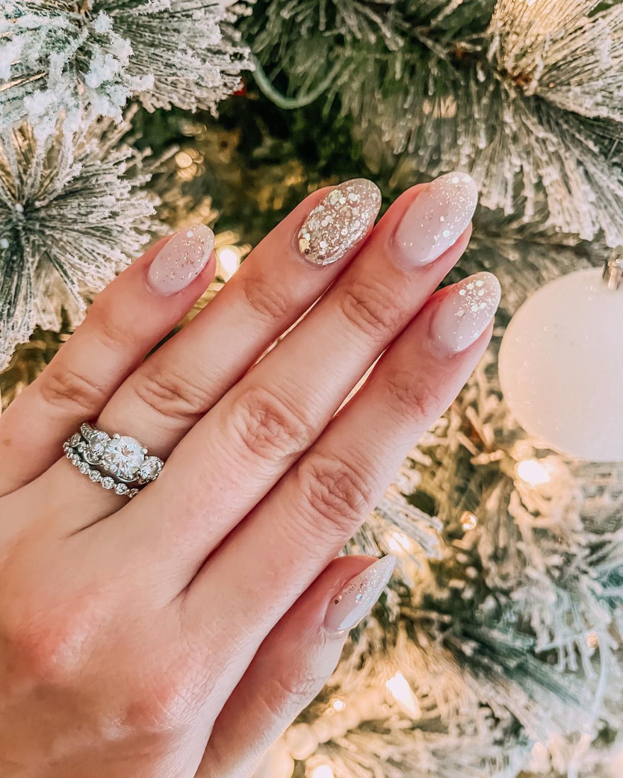 30 Neutral Winter Nails: Elegant and Trendy Ideas for a Chic Winter ...