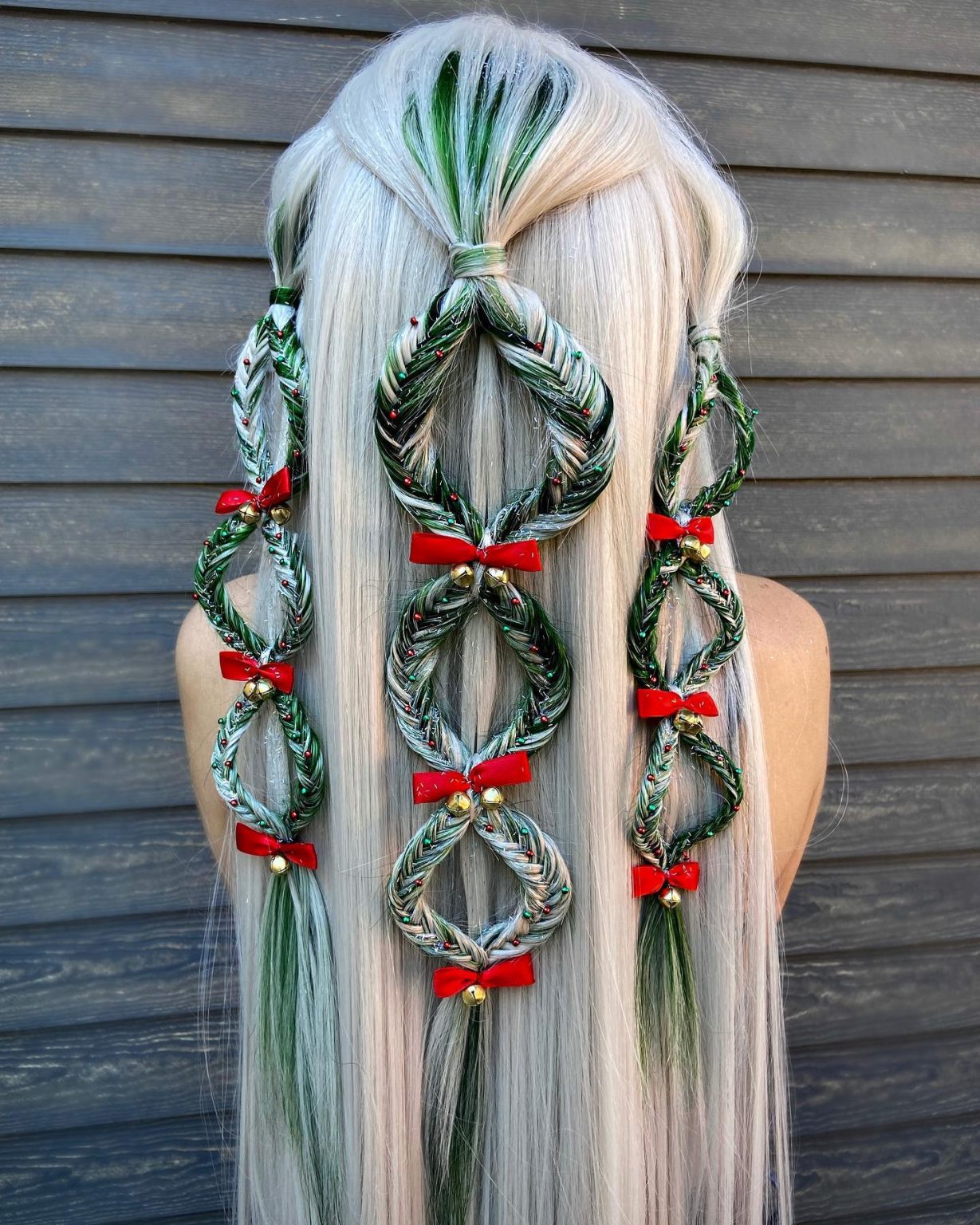27 Christmas Hair Color Ideas: Festive Styles from Bold Highlights to ...