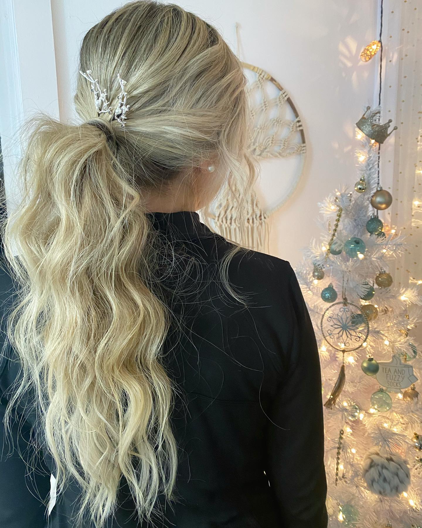 22 Holiday Hairstyles: Glamorous Ideas for All Hair Lengths, Textures ...