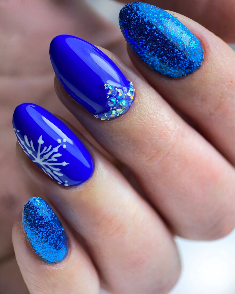 26 Short Winter Nails: Stylish Ideas from Classic to Fun Festive ...