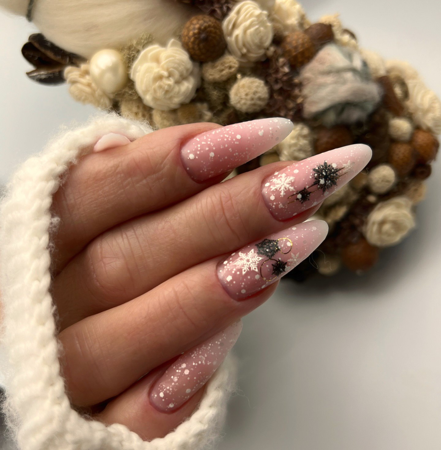 28 Winter Nails 2025 Trends: Must-Try Festive Designs to Make Your ...