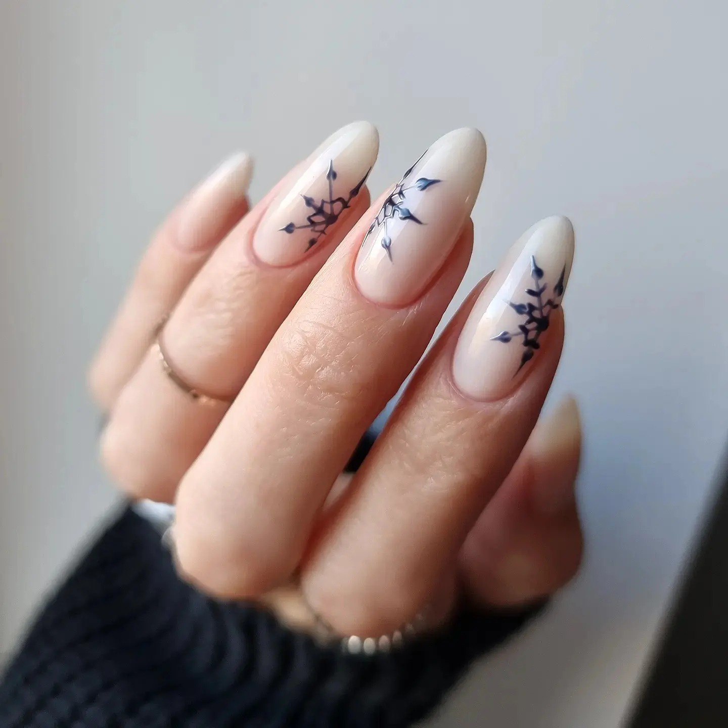 28 Winter Nails 2025 Trends: Must-Try Festive Designs to Make Your ...