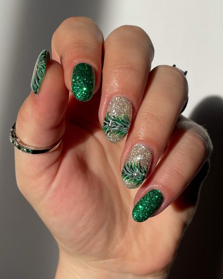 25 Green Winter Nails Ideas for 2025: Glamorous Designs to Embrace the ...