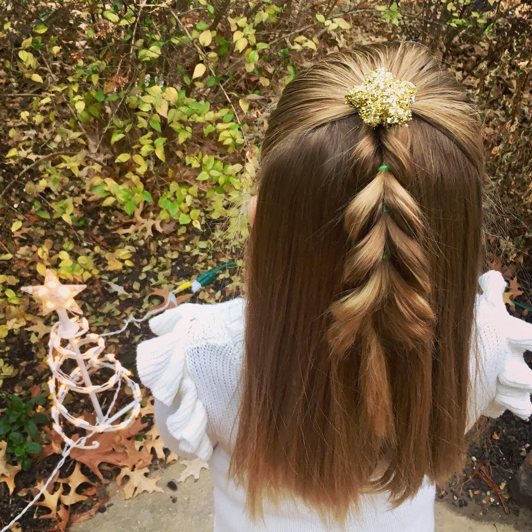 32 Cute Christmas Hairstyles for Kids: Easy Braids, Festive Buns, and ...