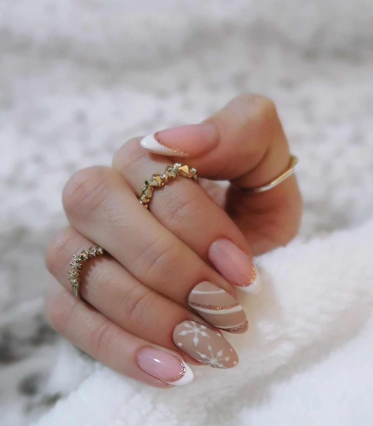 30 Neutral Winter Nails: Elegant and Trendy Ideas for a Chic Winter ...