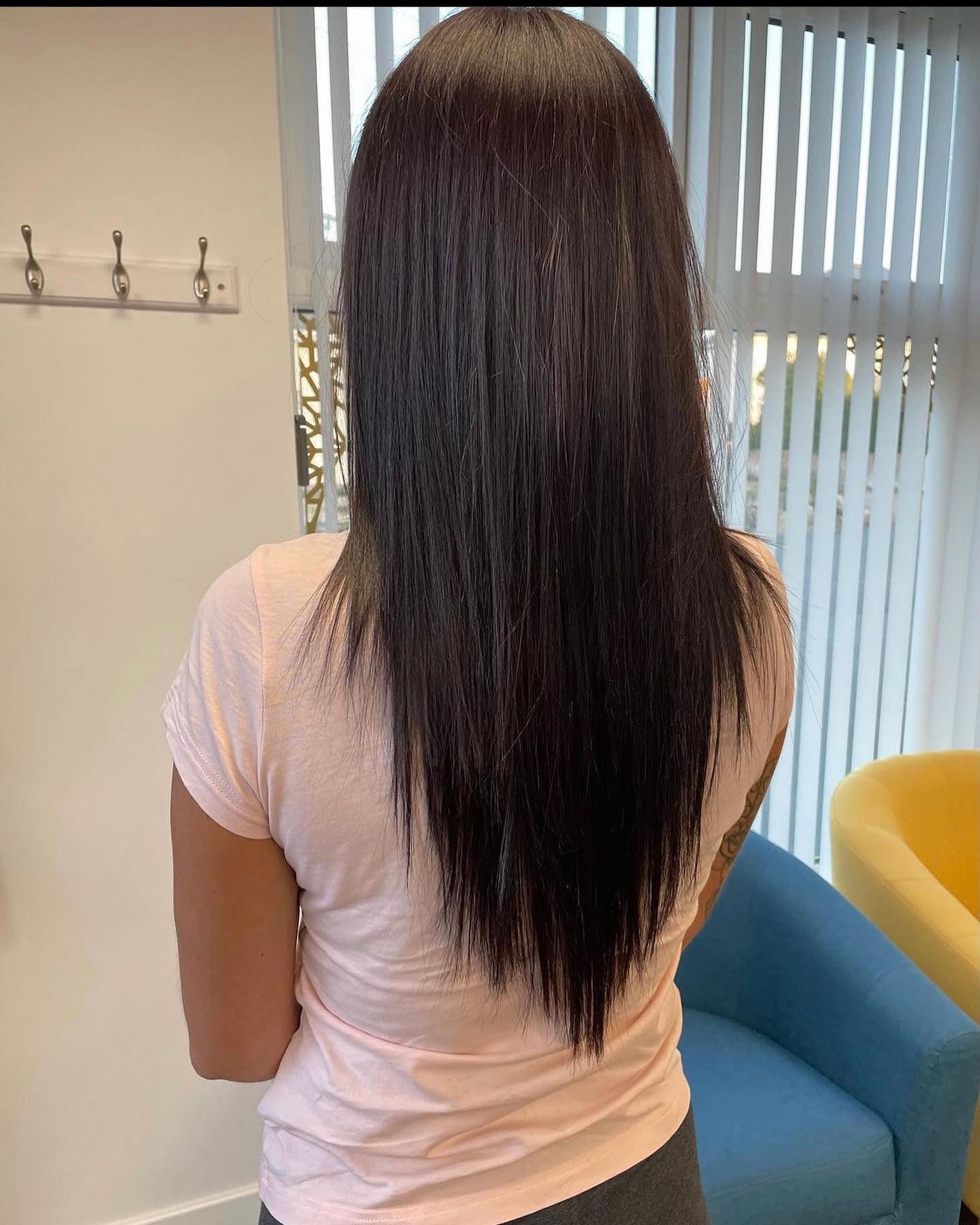 Discover 35 Stunning V-Cut Hair Ideas for Every Style: From Sleek to ...