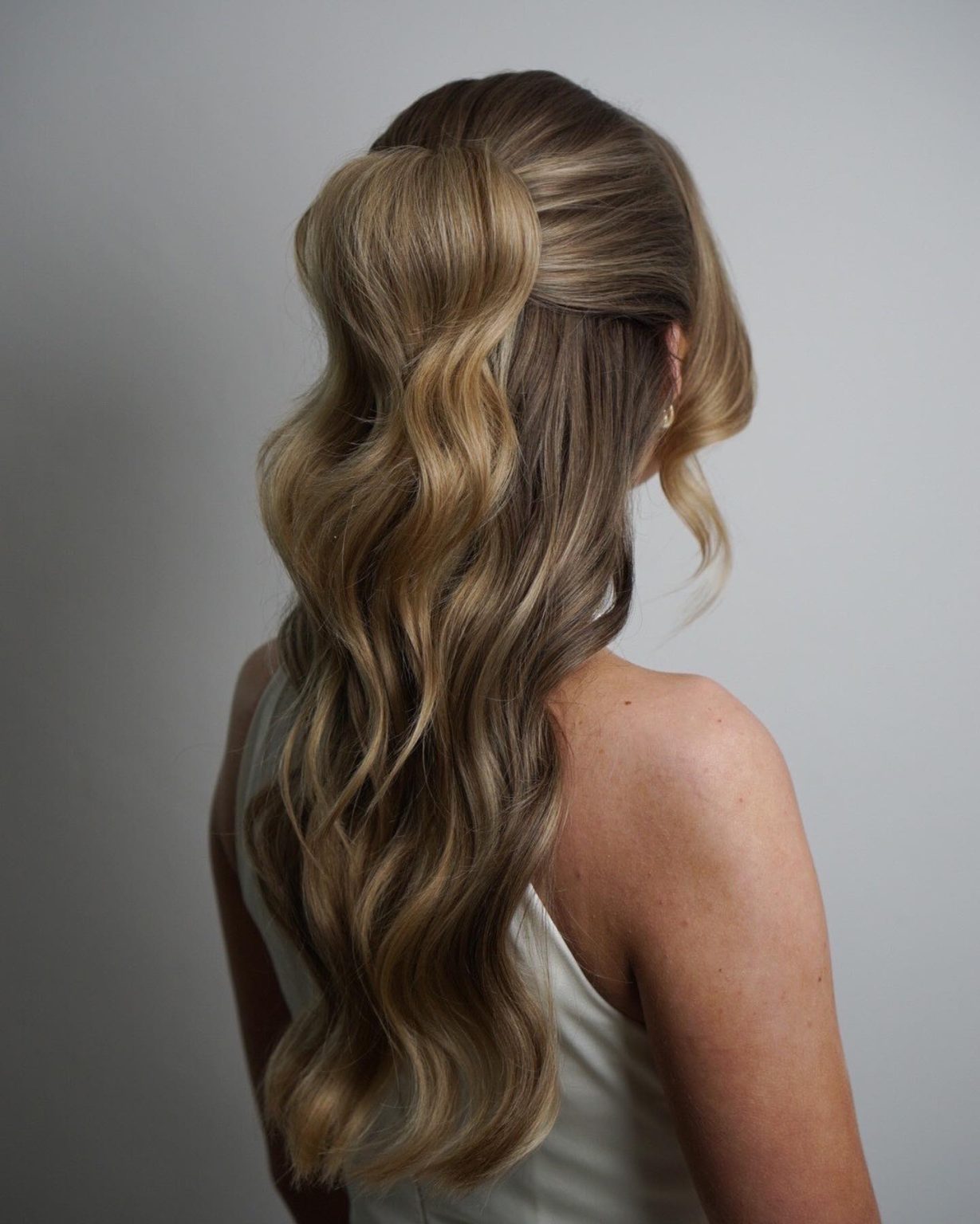 25 Elegant Hairstyles for Every Occasion: From Classic Buns to Romantic ...