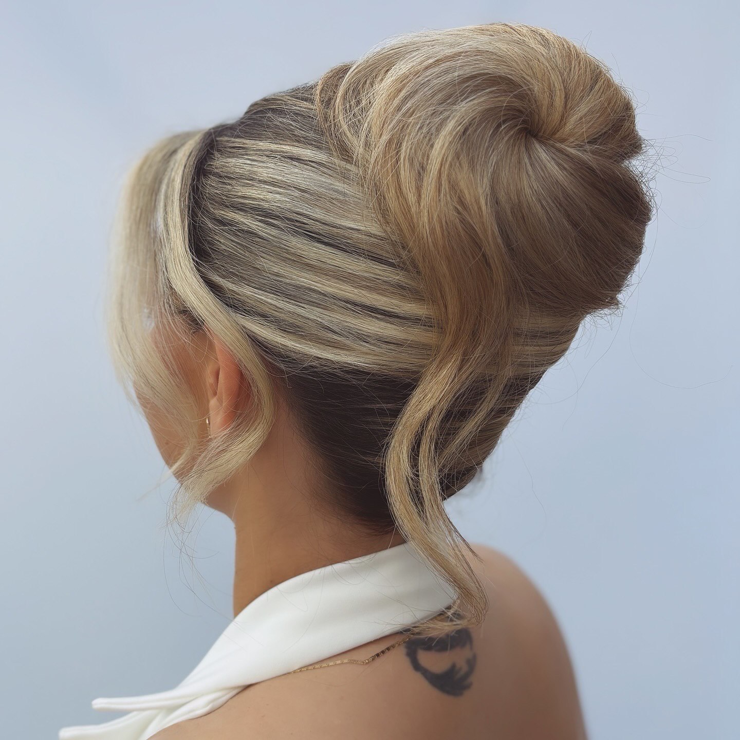 25 Elegant Hairstyles for Every Occasion: From Classic Buns to Romantic ...