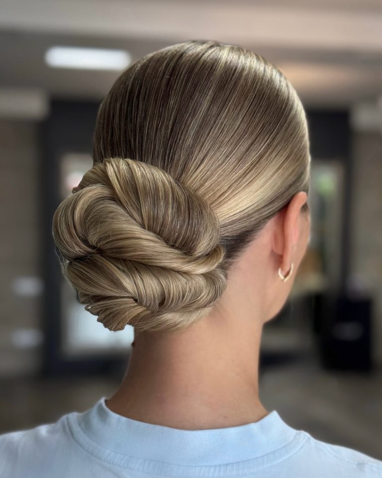 25 Elegant Hairstyles for Every Occasion: From Classic Buns to Romantic ...