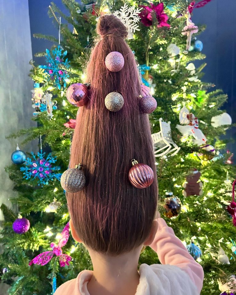 31 Crazy Christmas Hairstyles: Fun, Bold Ideas for Women and Kids to Rock This Holiday Season ...