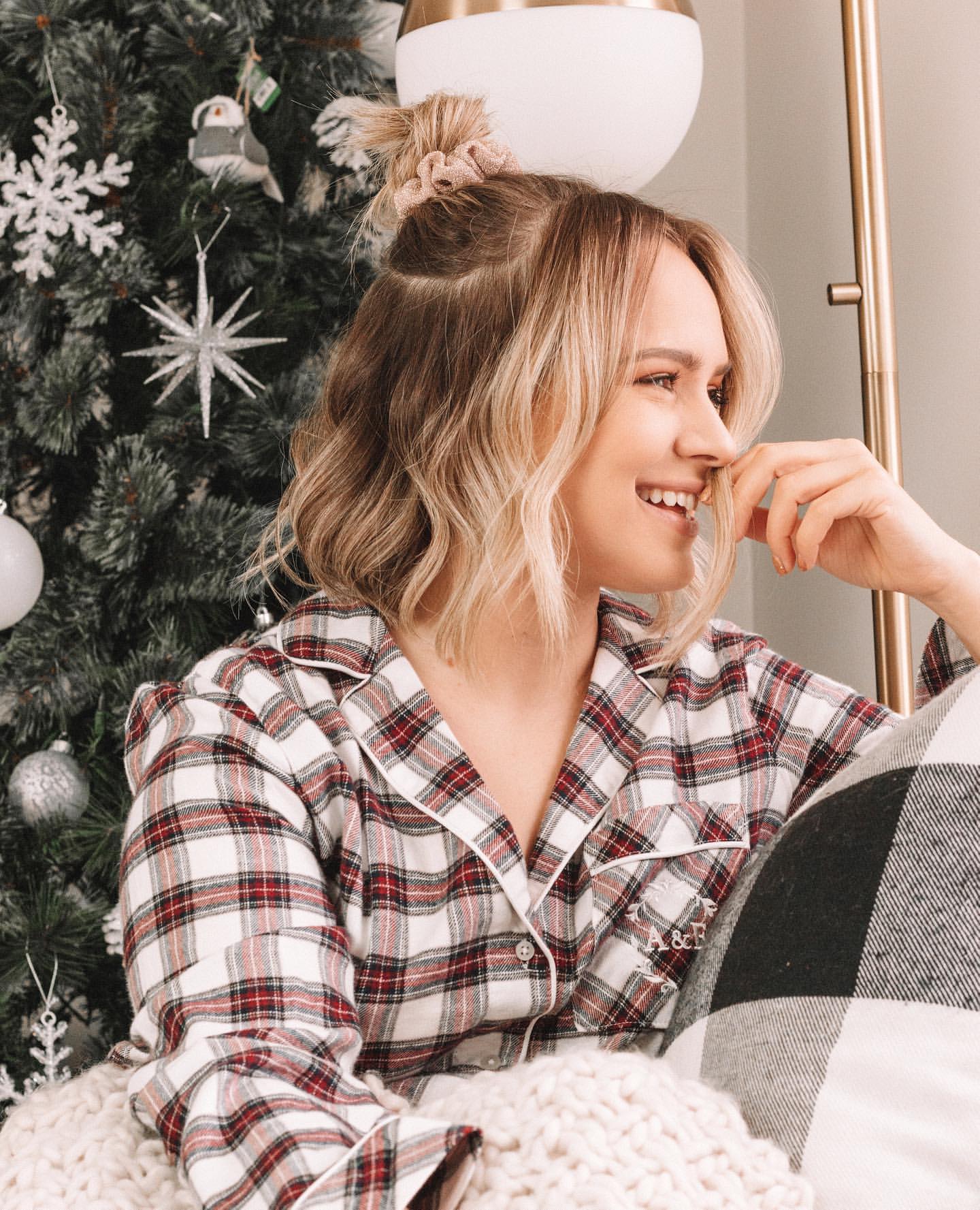 23 Christmas Hairstyles for Short Hair: Cute, Easy, and Festive Looks ...