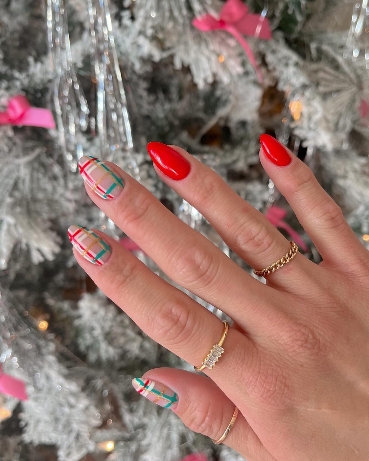 25 New Year's Nails 2025 Trends: Stunning Designs to Elevate Your ...