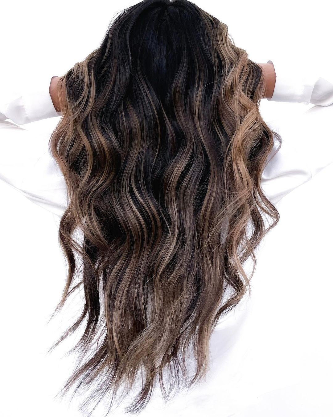 Discover 35 Stunning V-Cut Hair Ideas for Every Style: From Sleek to ...