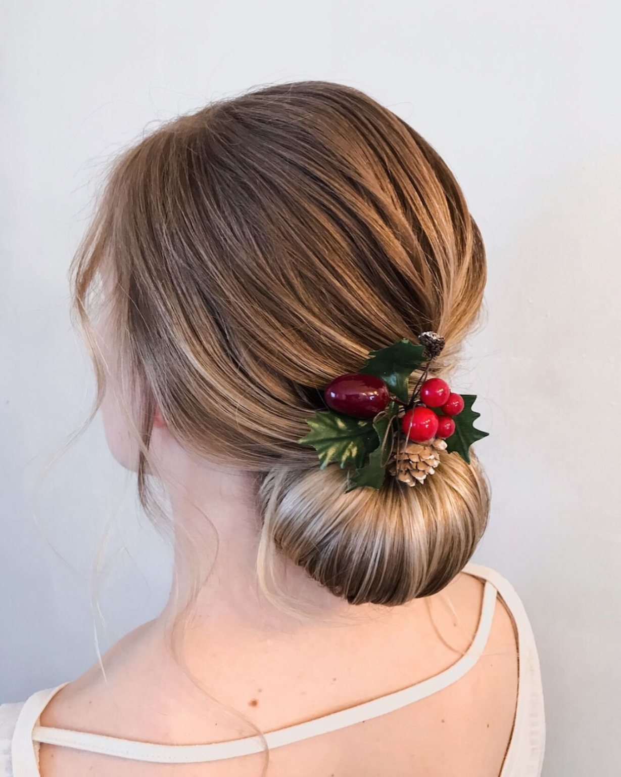 33 Christmas Hair Ideas to Make You Shine This Holiday Season ...