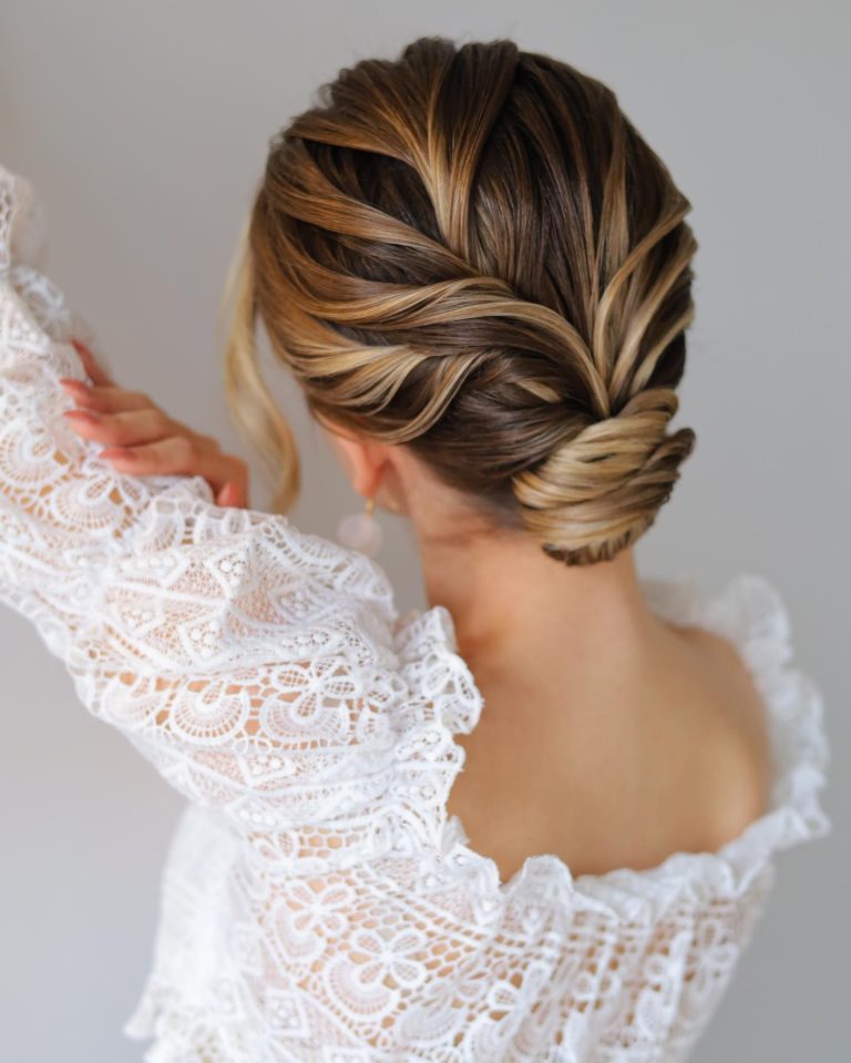25 Elegant Hairstyles for Every Occasion: From Classic Buns to Romantic ...