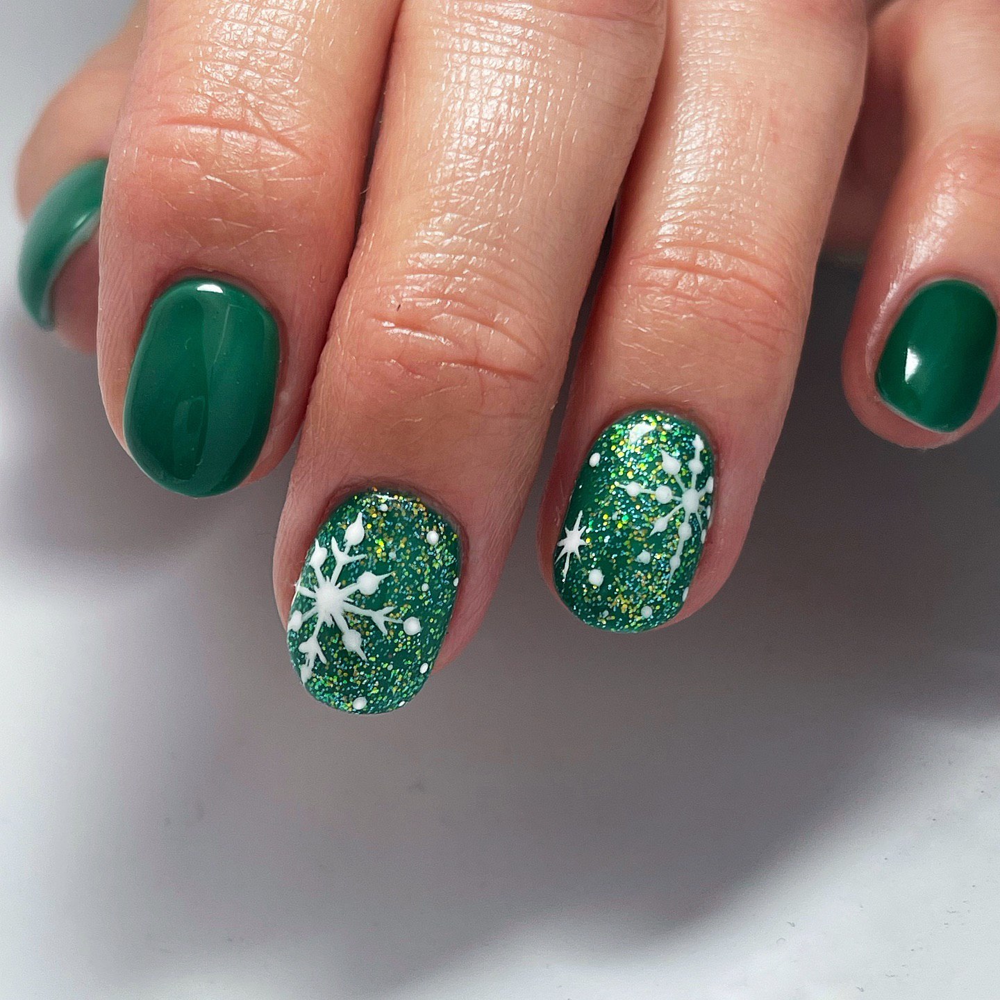 30 Green Christmas Nails: Festive and Chic Holiday Nail Art Ideas You ...
