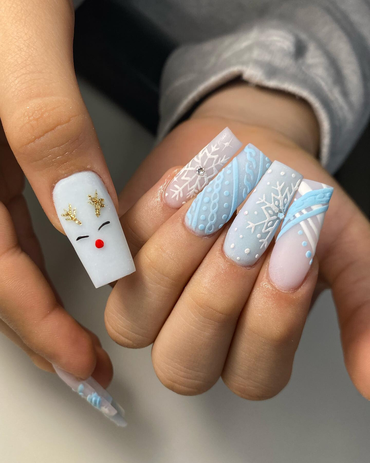 23 Blue Christmas Nails: Stunning Winter Designs for a Festive and ...