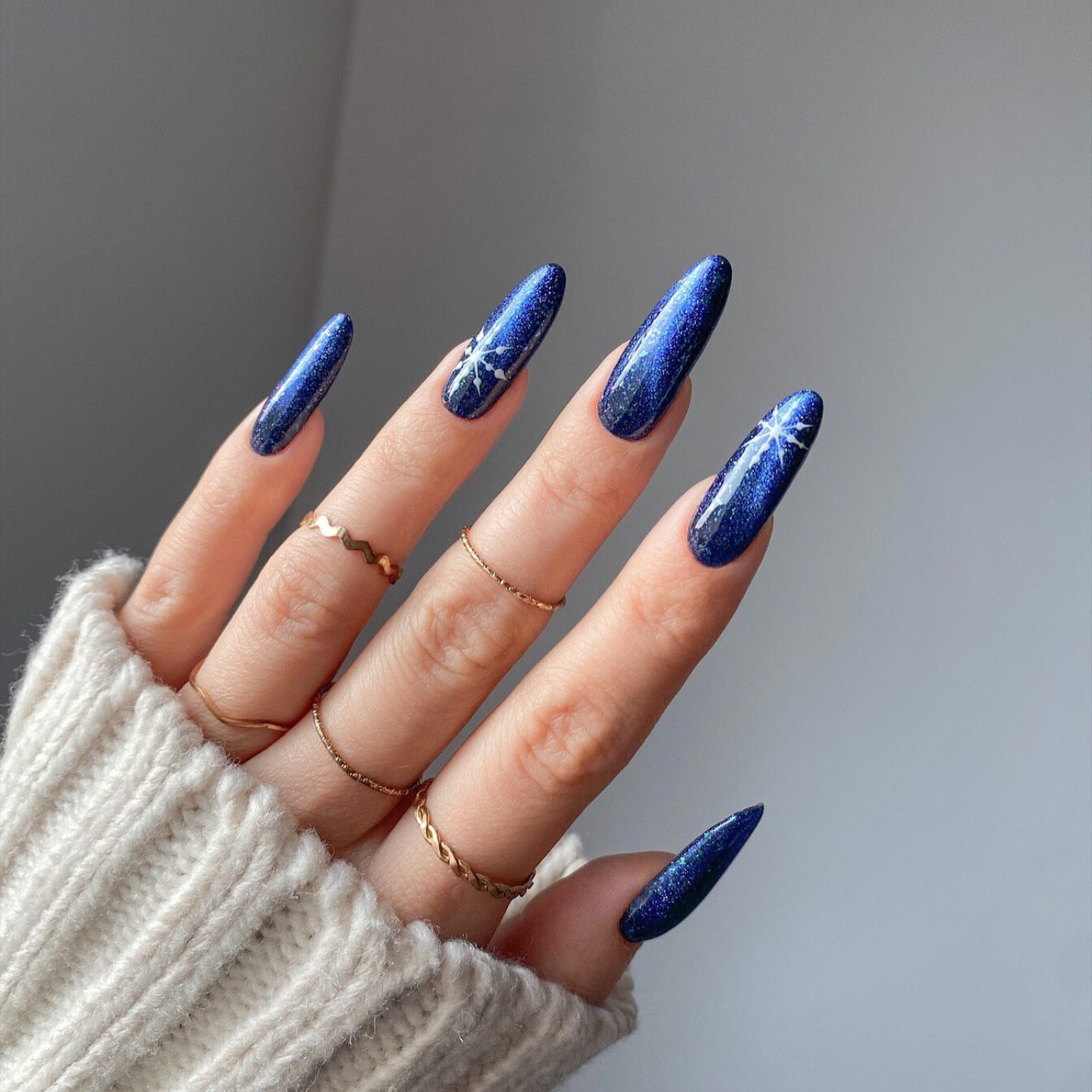 23 Blue Christmas Nails: Stunning Winter Designs for a Festive and ...