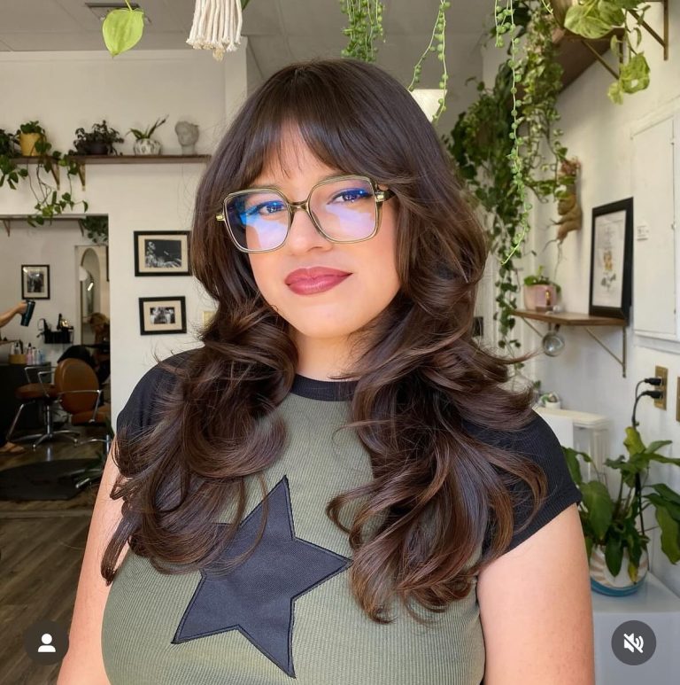 30 Bangs for Round Face That Flatter Every Style – From Wispy to Blunt ...