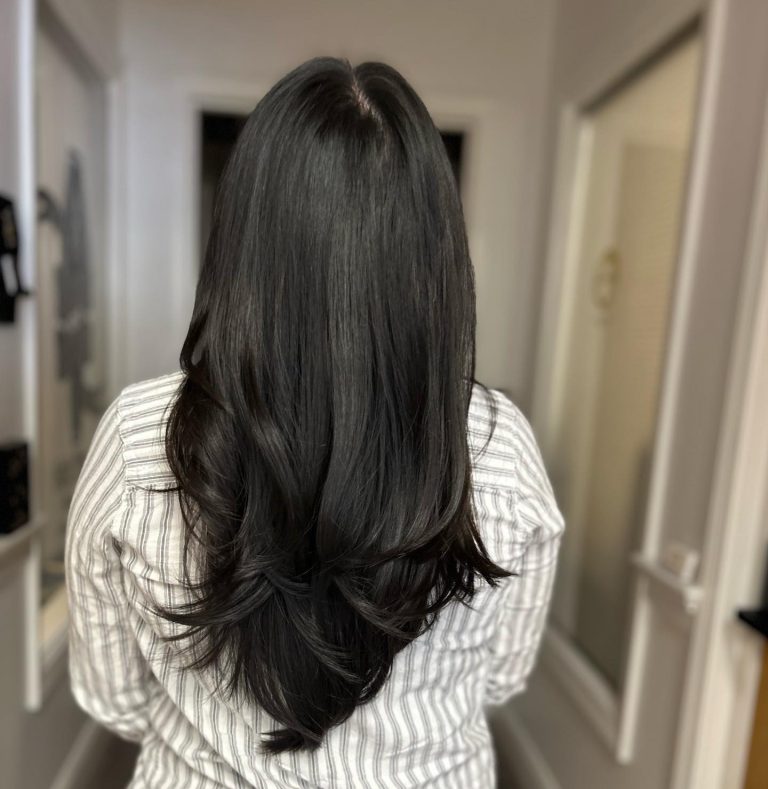 Discover 35 Stunning V-Cut Hair Ideas for Every Style: From Sleek to ...