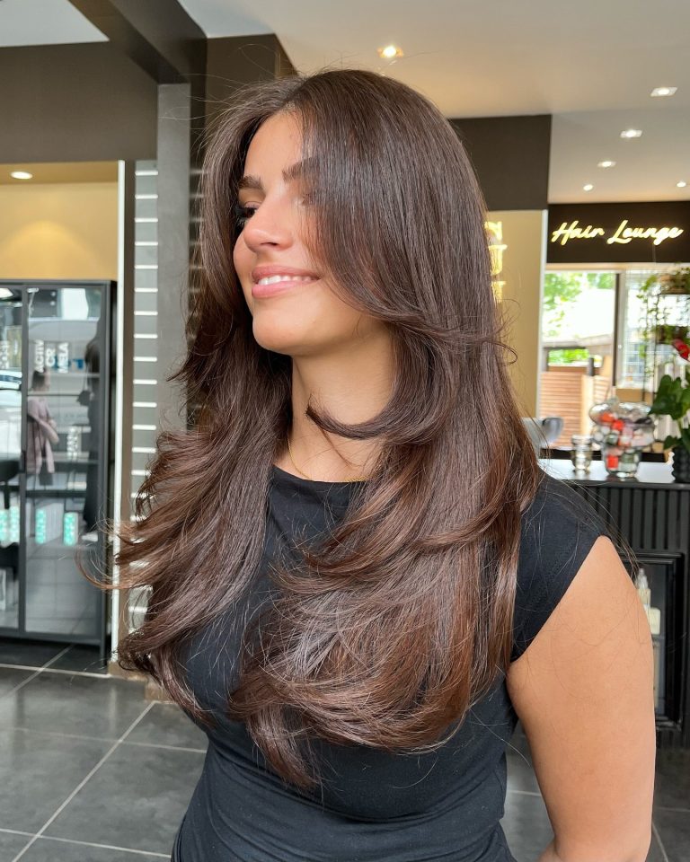 30 Trendy Long Layered Haircuts for 2025 That Will Transform Your Look ...