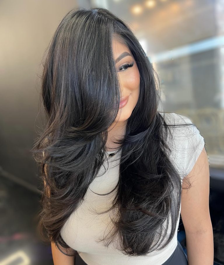 30 Trendy Long Layered Haircuts for 2025 That Will Transform Your Look ...