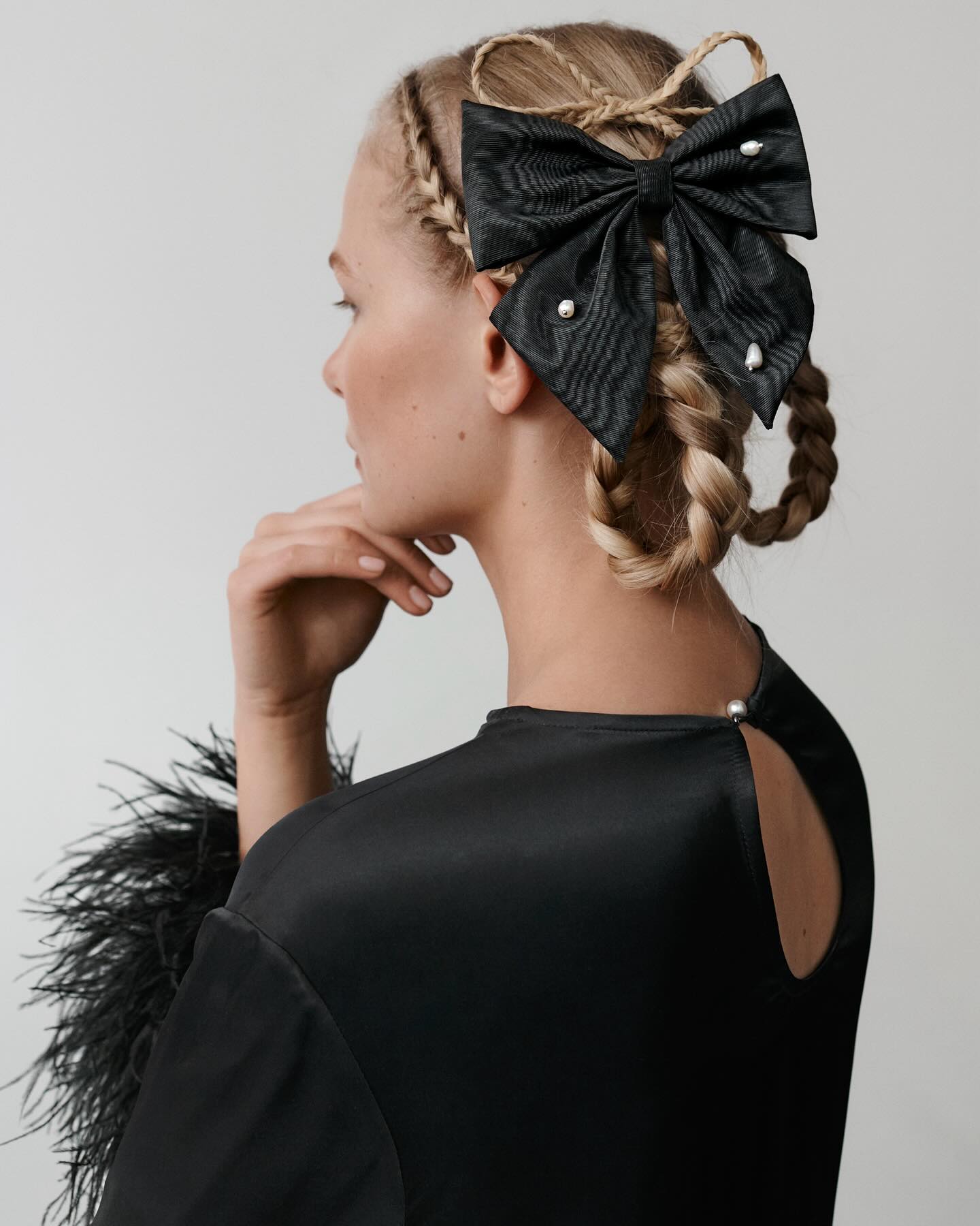 30 Charming Hairstyles with Bows: Add Elegance, Fun, and Style to Your ...