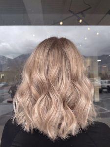 25 Stunning Light Brown Hair Ideas for 2025: From Natural Waves to Bold ...