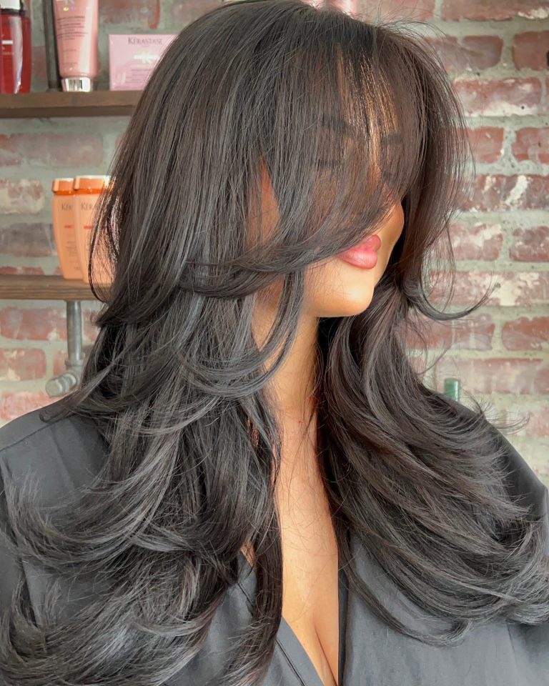 30 Trendy Long Layered Haircuts for 2025 That Will Transform Your Look ...
