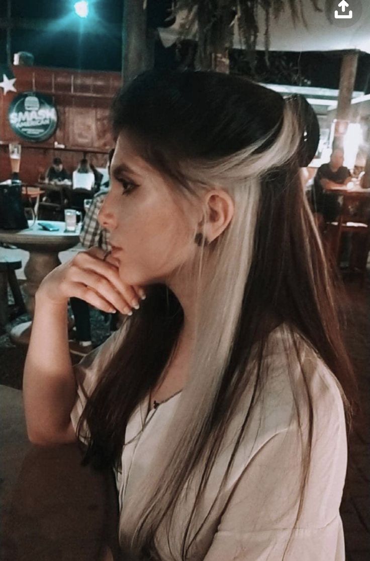 22 Stunning Peekaboo Hair Color Ideas to Rock in 2025 - divagaze.com