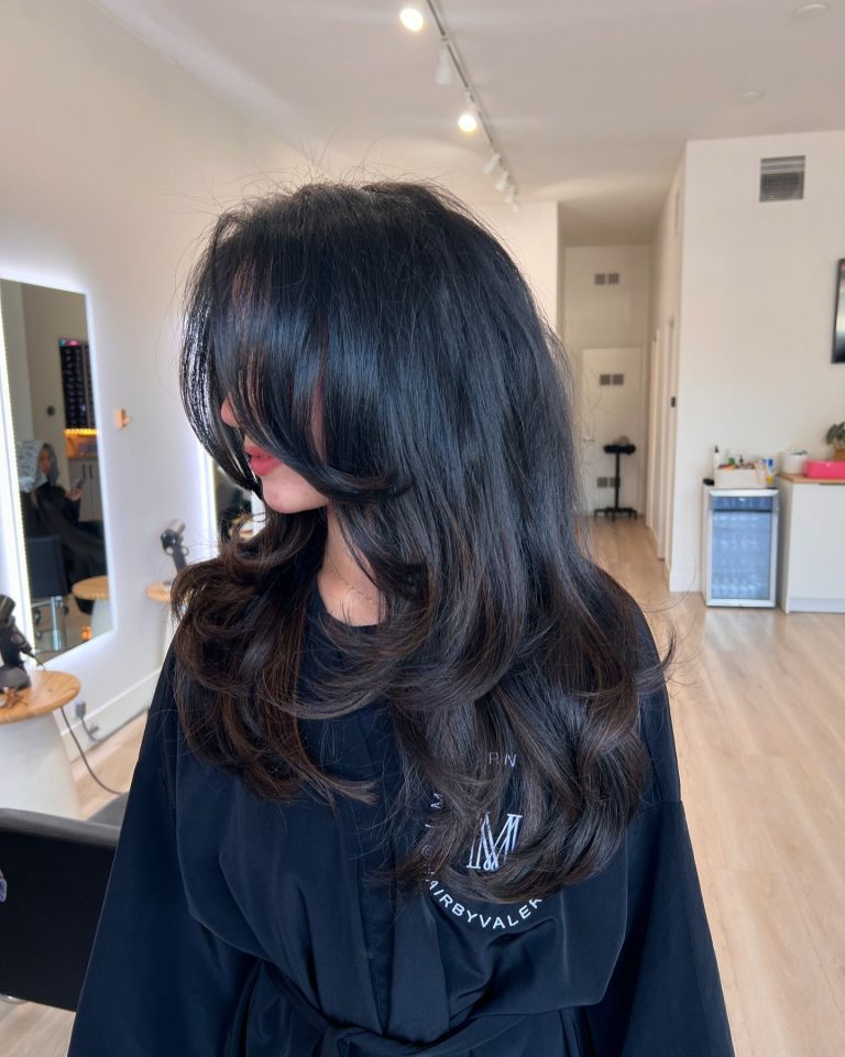 30 Trendy Long Layered Haircuts for 2025 That Will Transform Your Look ...
